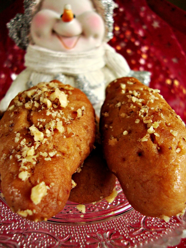 Μελομακάρονα/Melomakarona: traditional greek honey Christmas cookies ...